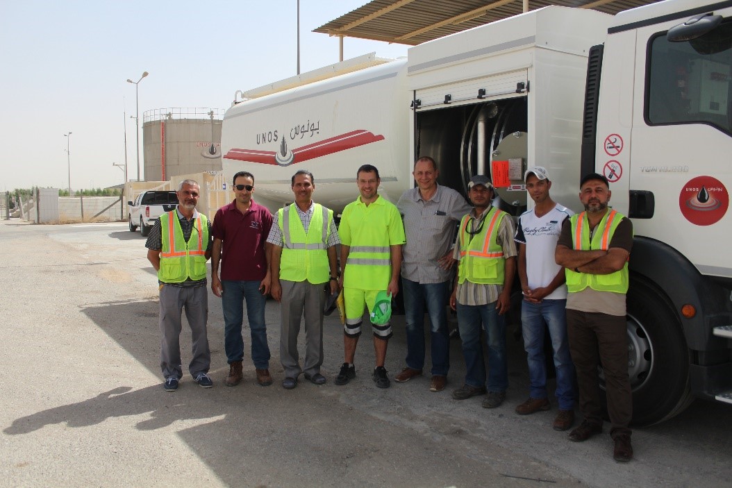 The New 18,000 Litre Refueller (R04) is Commissioned by Esterer ...